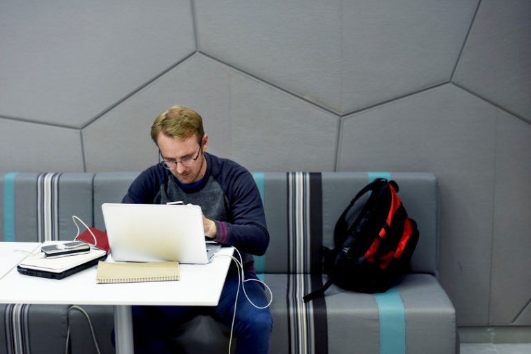 How to Become a Successful Freelancer: The 101