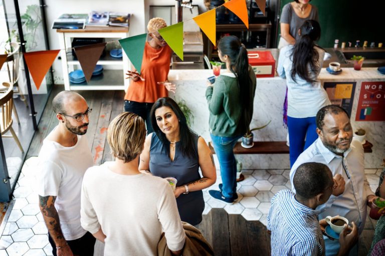 How to Throw a Successful Launch Party: 5 Tips