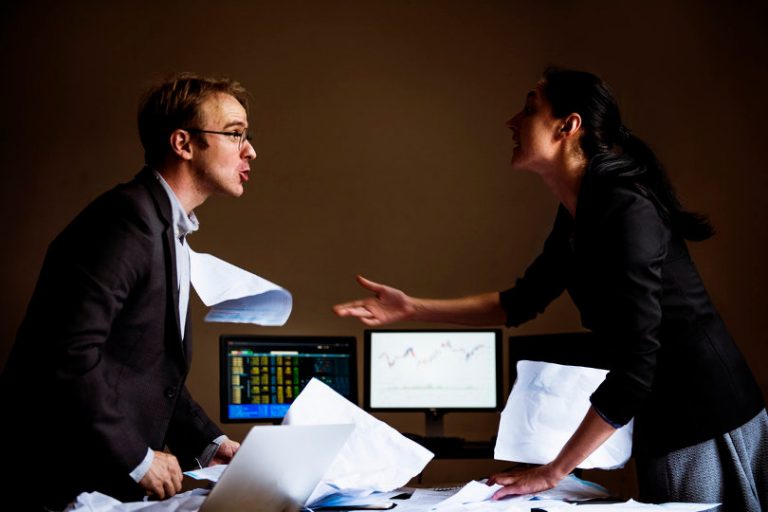 11 Effective Ways to Work With a Colleague You Don't Like