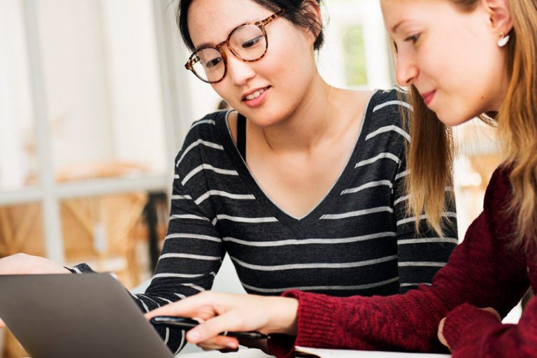 Taking Online Courses For Success: 3 Advantages